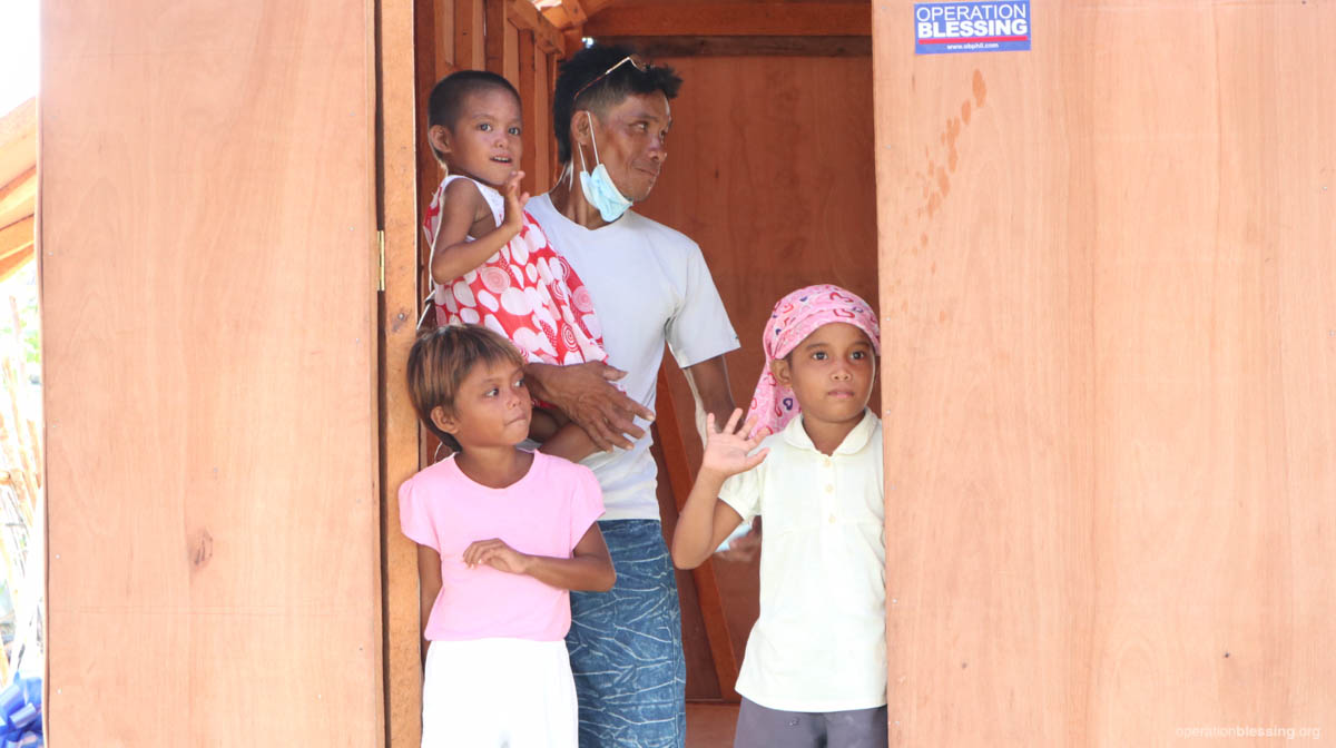 Homeless In The Philippines To A Miracle - Operation Blessing