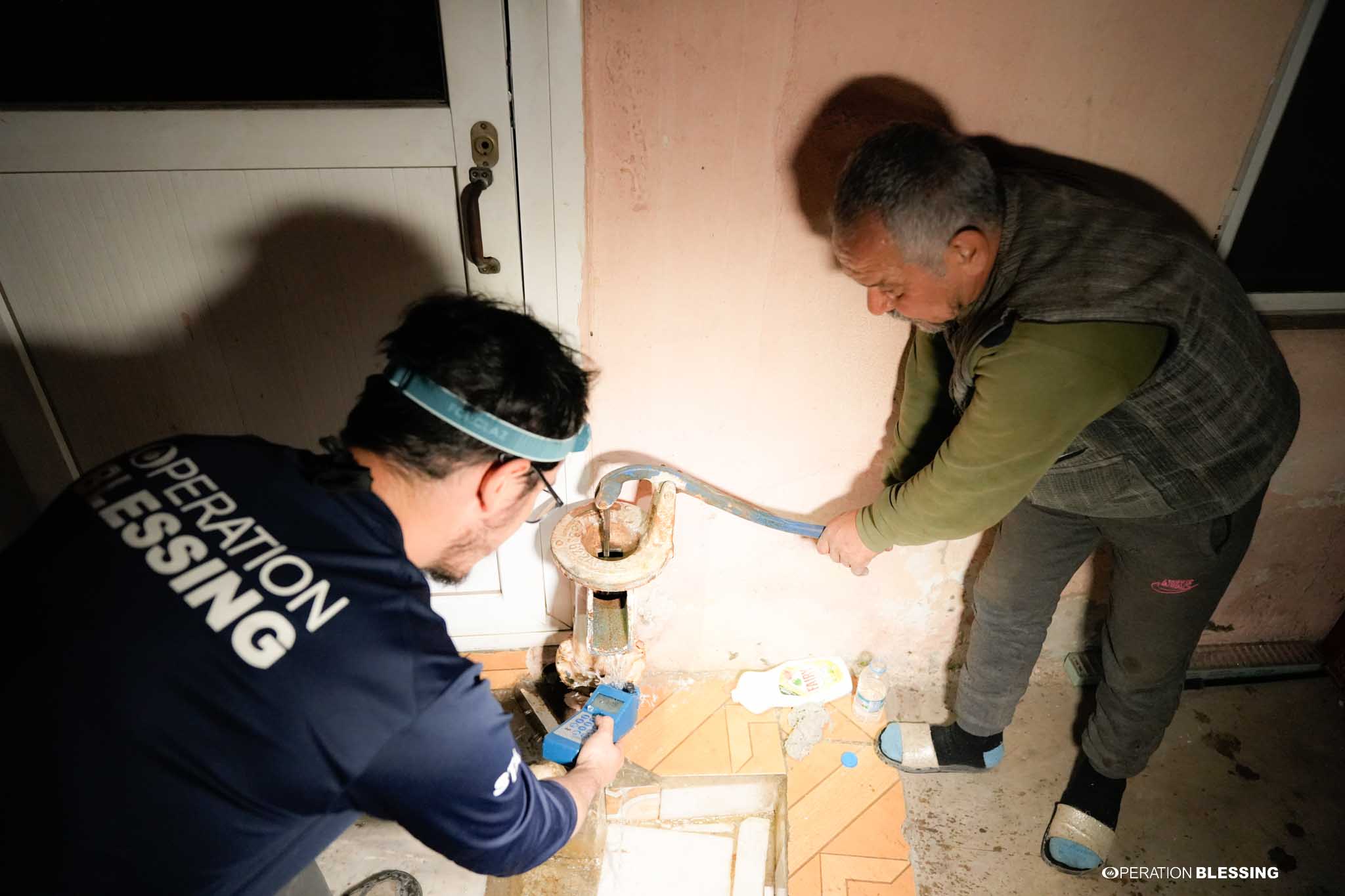 Clean Water and Daily Food for Turkey